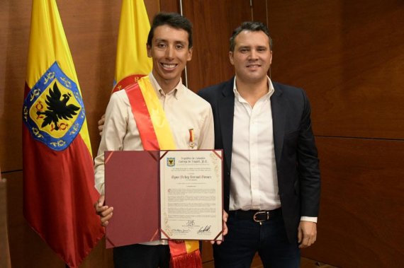 Egan Bernal recibe la máxima distinción del Concejo de Bogotá ... Egan Bernal recibe la máxima distinción del Concejo de Bogotá ...