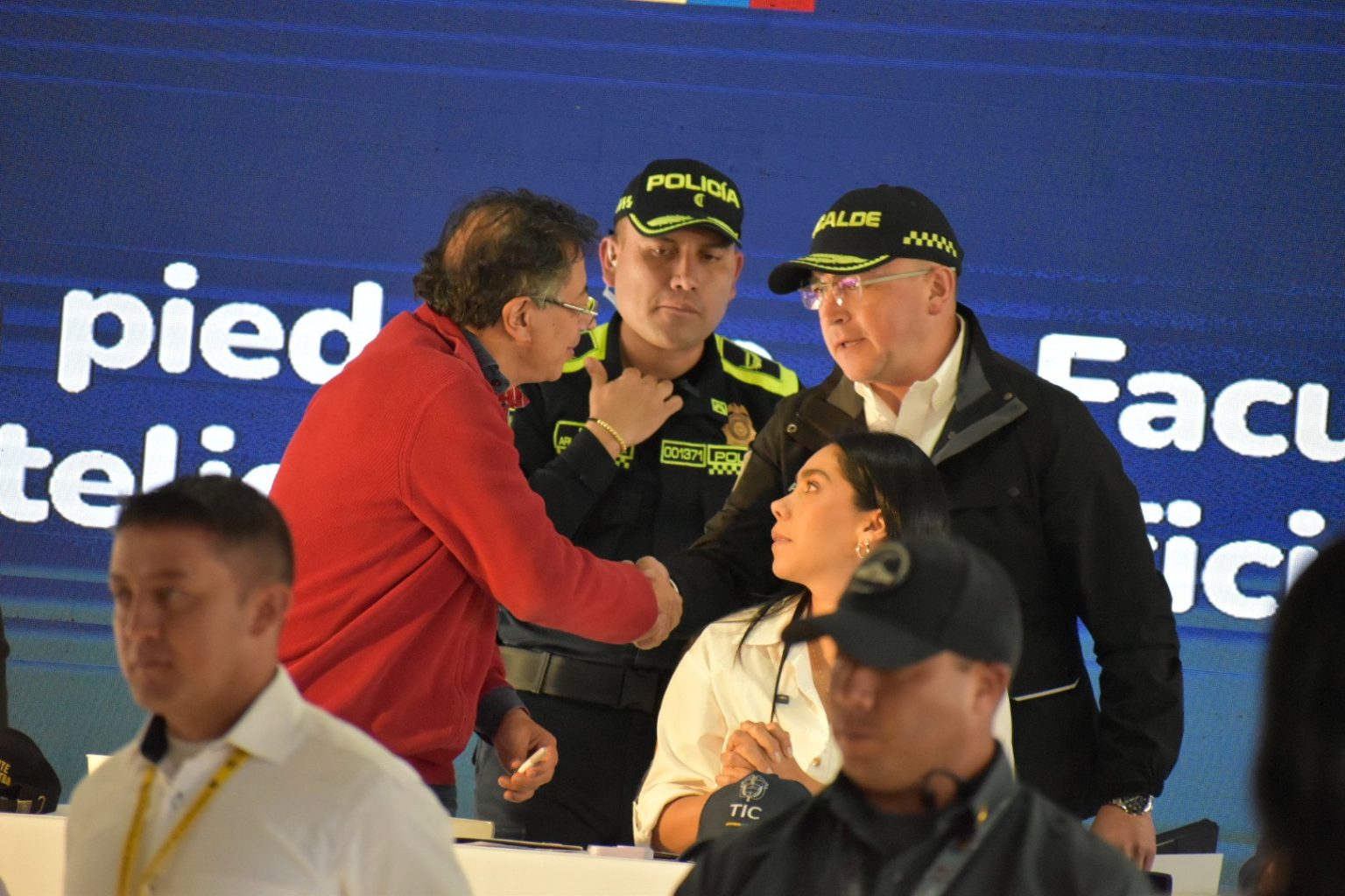 Alcalde Fabián Rojas solicita al presidente Gustavo Petro mantener a ...